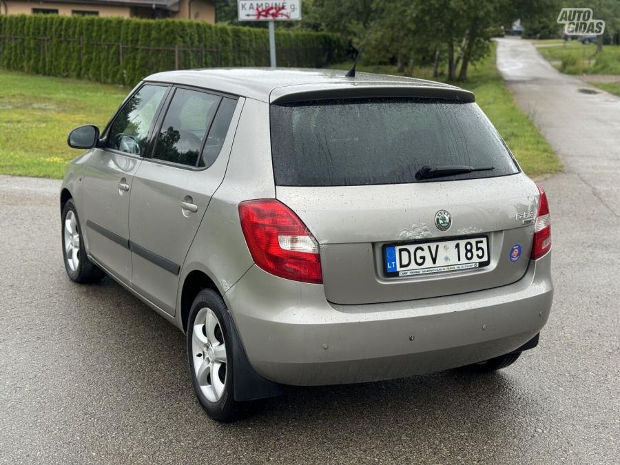 Skoda Fabia 2007 in Vilnius, with an engine capacity of 1.60 L and mileage of 165 thousand km for 600 €, photo 5 on AUTOMOTO.COM.LV