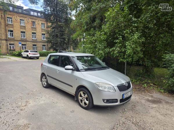 Skoda Fabia 2007 Viļņa, ar dzinēja tilpumu 1.40 L un nobraukumu 200 tūkst. km par 550 €, foto 1 vietnē AUTOMOTO.COM.LV
