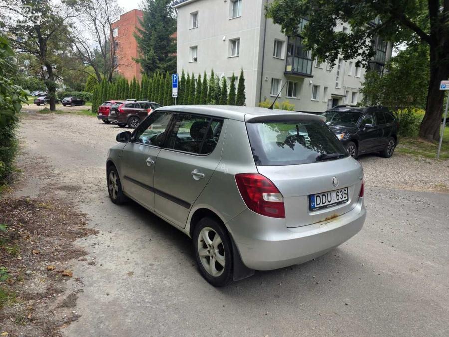 Skoda Fabia 2007 Viļņa, ar dzinēja tilpumu 1.40 L un nobraukumu 200 tūkst. km par 550 €, foto 4 vietnē AUTOMOTO.COM.LV