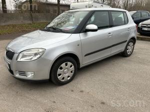 Шкода Фабия 2008 в Лимбажи, объемом двигателя 1.40 л и пробегом 306 тыс. км за 2550 €, фото  на AUTOMOTO.COM.LV