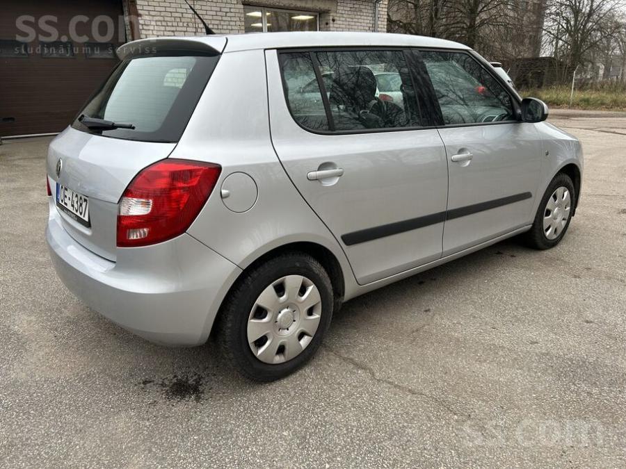 Шкода Фабия 2008 в Лимбажи, объемом двигателя 1.40 л и пробегом 306 тыс. км за 2550 €, фото 5 на AUTOMOTO.COM.LV