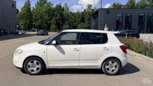 Skoda Fabia 2008 in Vilnius, with an engine capacity of 1.40 L and mileage of 234 thousand km for 1550 €, photo 5 on AUTOMOTO.COM.LV