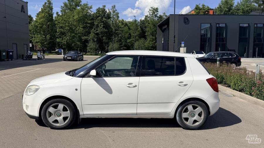 Skoda Fabia 2008 in Vilnius, with an engine capacity of 1.40 L and mileage of 234 thousand km for 1550 €, photo 5 on AUTOMOTO.COM.LV