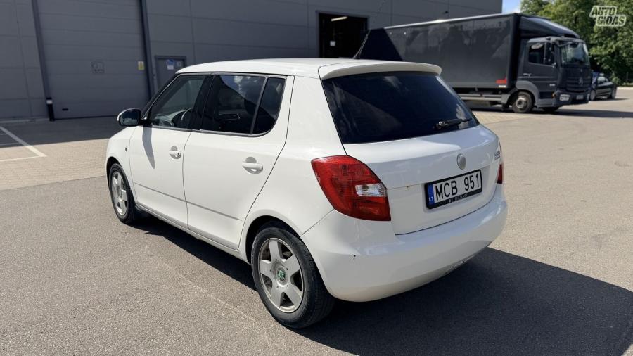 Skoda Fabia 2008 in Vilnius, with an engine capacity of 1.40 L and mileage of 234 thousand km for 1550 €, photo 7 on AUTOMOTO.COM.LV