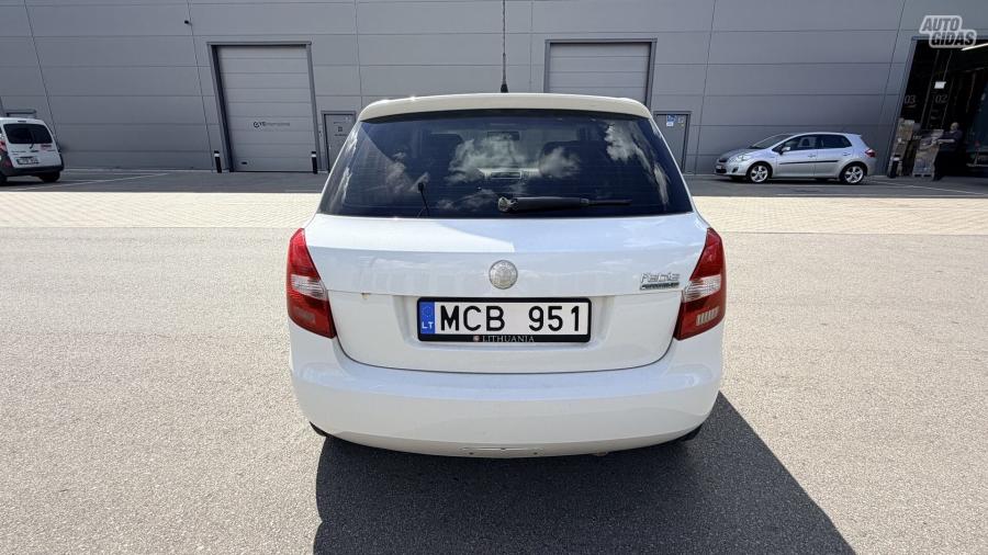 Skoda Fabia 2008 in Vilnius, with an engine capacity of 1.40 L and mileage of 234 thousand km for 1550 €, photo 8 on AUTOMOTO.COM.LV
