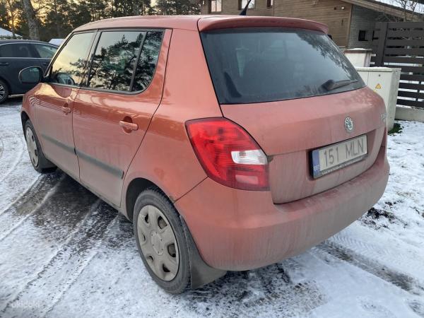 Skoda Fabia 2008 in Tallinn, with an engine capacity of 1.40 L and mileage of 181 thousand km for 1300 €, photo 5 on AUTOMOTO.COM.LV