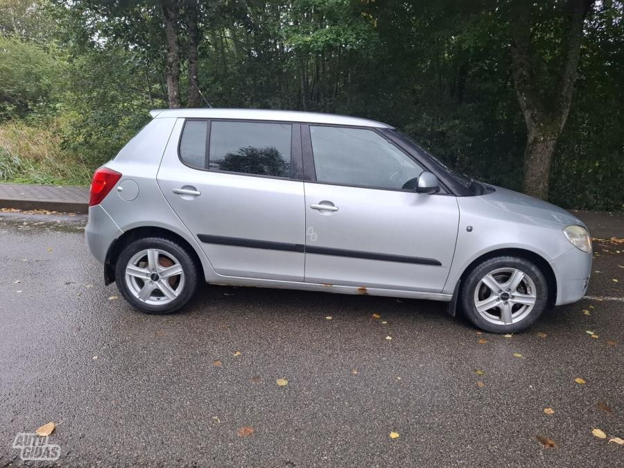 Skoda Fabia 2008 in Telschi, with an engine capacity of 1.20 L and mileage of 225 thousand km for 570 €, photo 6 on AUTOMOTO.COM.LV
