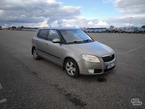 Skoda Fabia 2008 in Vilnius on AUTOMOTO.COM.LV Skoda Fabia 2008 in Vilnius, with an engine capacity of 1.90 L and mileage of 345 thousand km for 1950 €, photo 1 on AUTOMOTO.COM.LV