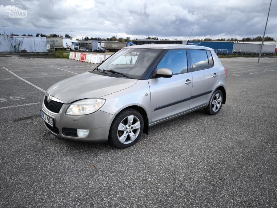 Skoda Fabia 2008 in Vilnius, with an engine capacity of 1.90 L and mileage of 345 thousand km for 1950 €, photo 3 on AUTOMOTO.COM.LV