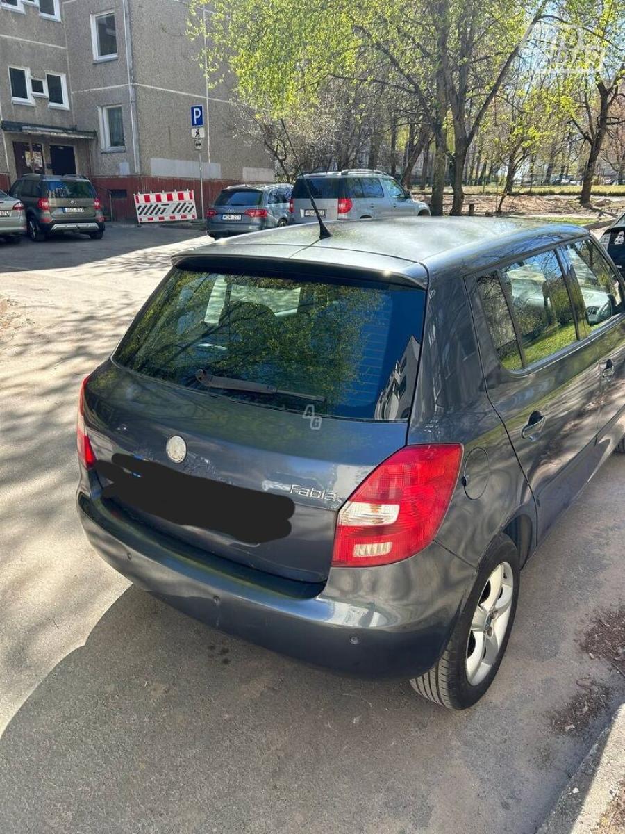 Skoda Fabia 2010 Viļņa, ar dzinēja tilpumu 1.40 L un nobraukumu 2 tūkst. km par 1250 €, foto 6 vietnē AUTOMOTO.COM.LV