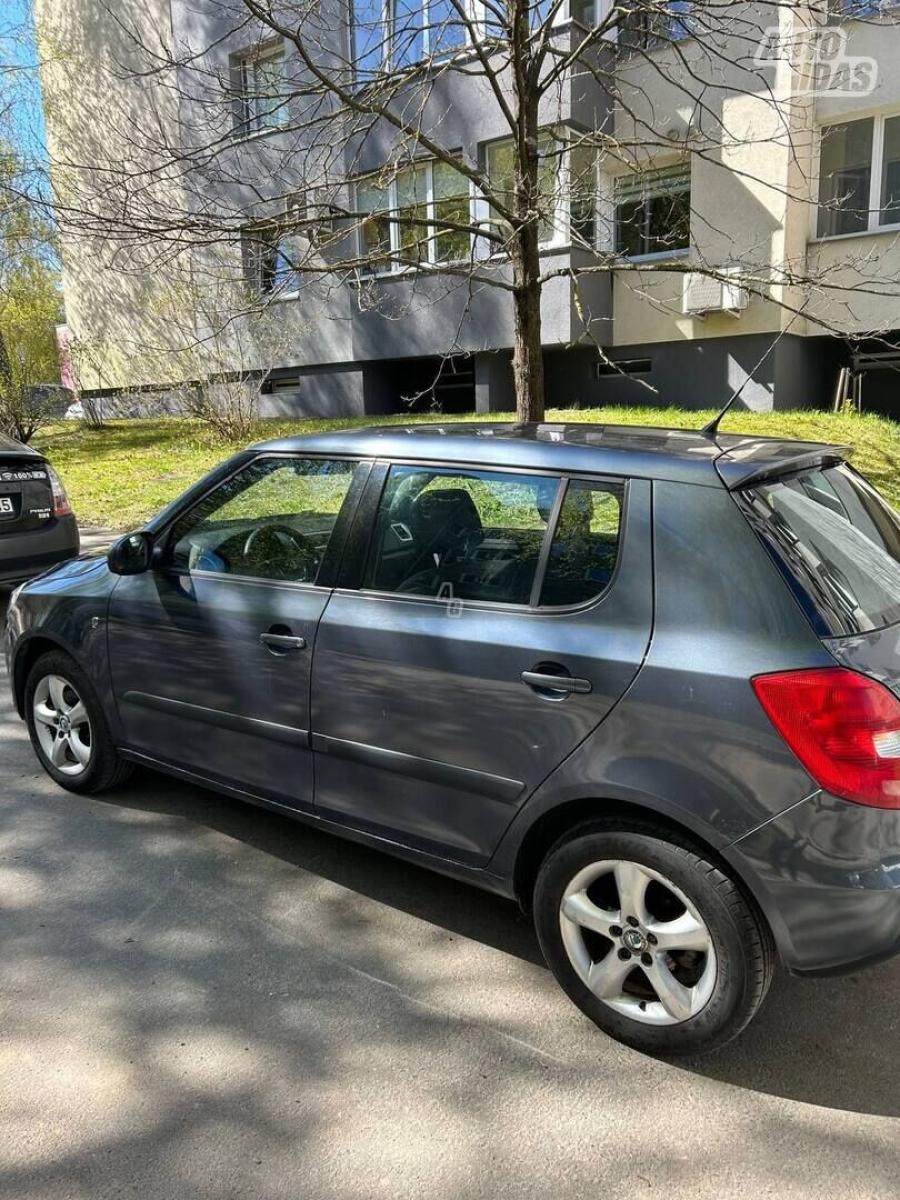 Skoda Fabia 2010 Viļņa, ar dzinēja tilpumu 1.40 L un nobraukumu 2 tūkst. km par 1250 €, foto 7 vietnē AUTOMOTO.COM.LV