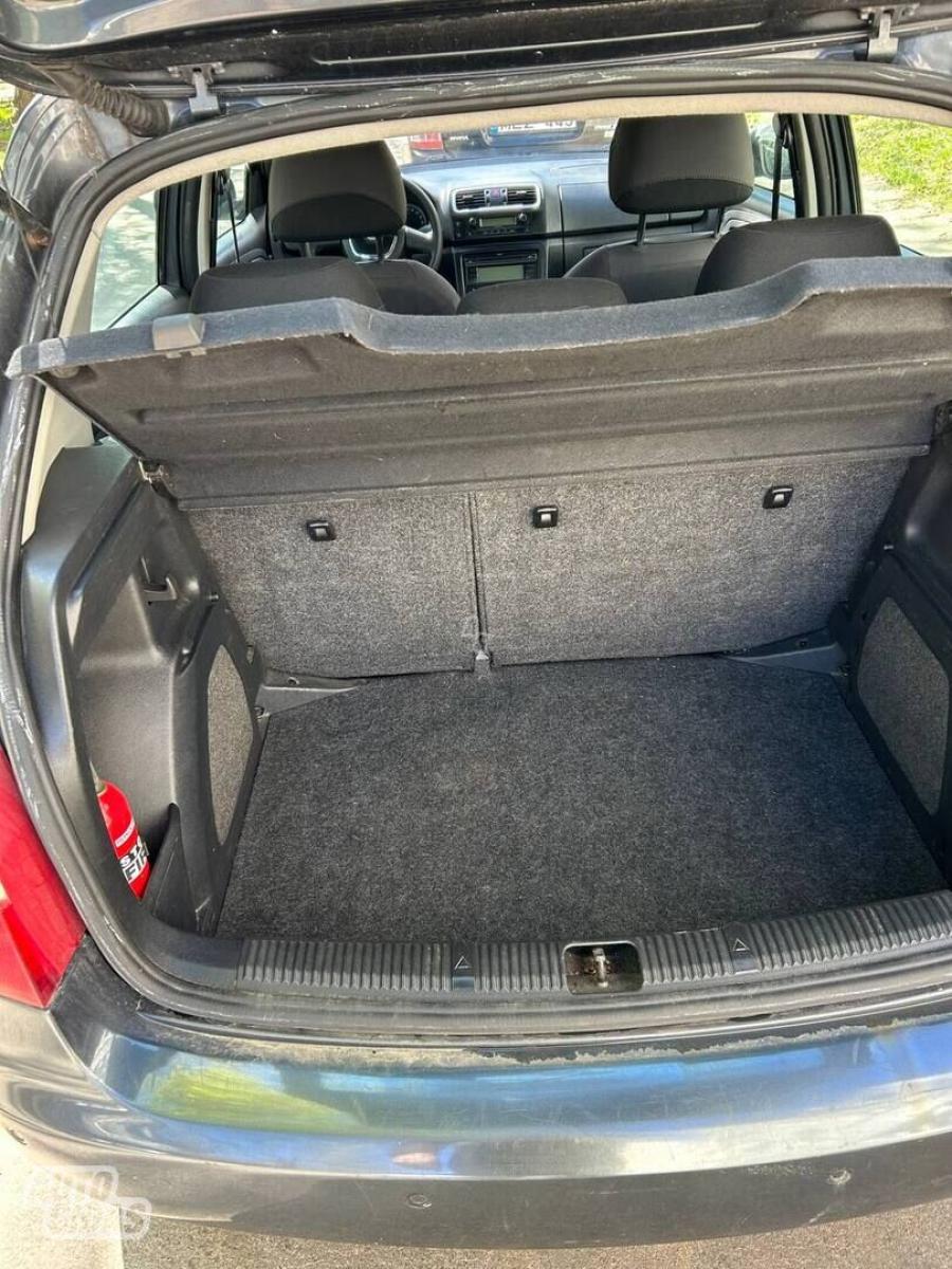 Skoda Fabia 2010 Viļņa, ar dzinēja tilpumu 1.40 L un nobraukumu 2 tūkst. km par 1250 €, foto 12 vietnē AUTOMOTO.COM.LV