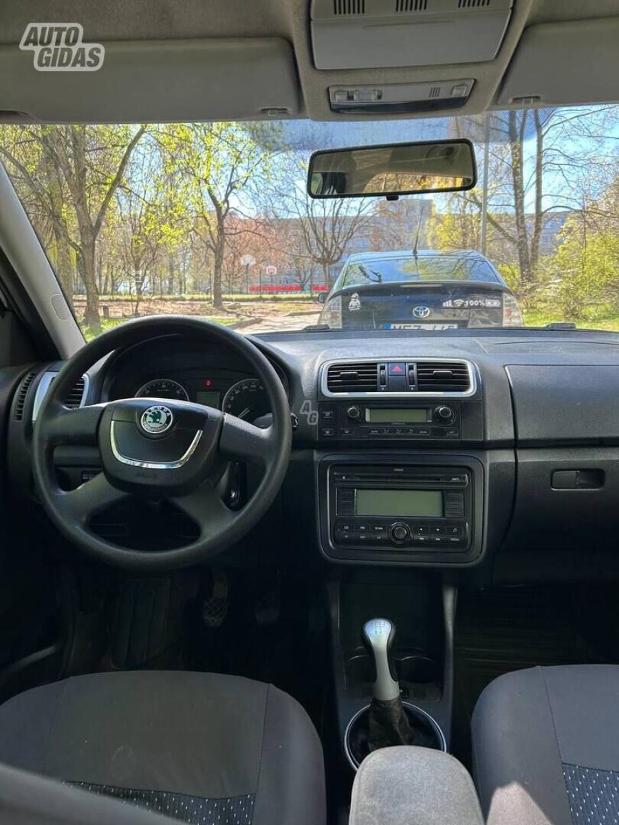 Skoda Fabia 2010 Viļņa, ar dzinēja tilpumu 1.40 L un nobraukumu 2 tūkst. km par 1250 €, foto 14 vietnē AUTOMOTO.COM.LV