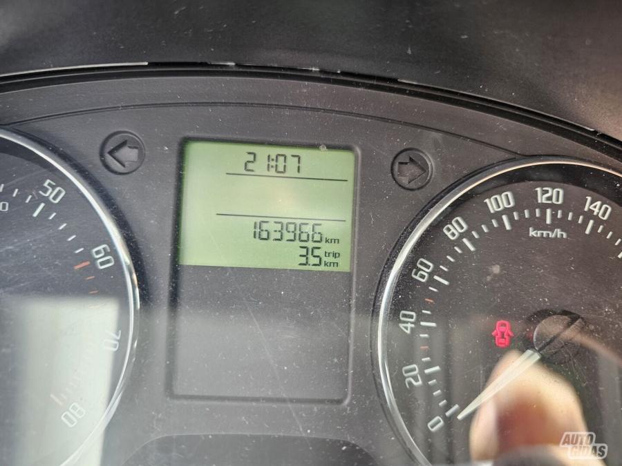 Skoda Fabia 2011 in Kaunas, with an engine capacity of 1.20 L and mileage of 281 thousand km for 2350 €, photo 9 on AUTOMOTO.COM.LV
