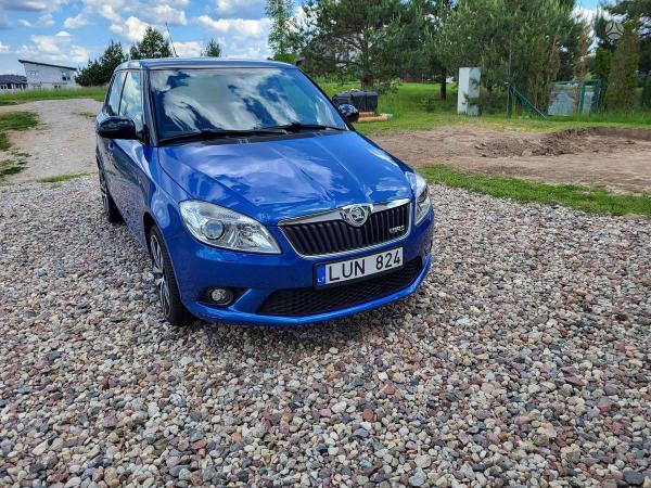 Skoda Fabia 2011 in Vilnius, with an engine capacity of 1.39 L and mileage of 204 thousand km for 3999 €, photo 2 on AUTOMOTO.COM.LV