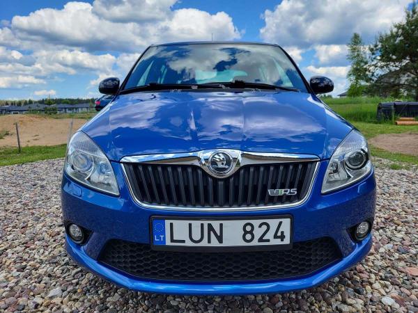 Skoda Fabia 2011 in Vilnius, with an engine capacity of 1.39 L and mileage of 204 thousand km for 3999 €, photo 3 on AUTOMOTO.COM.LV