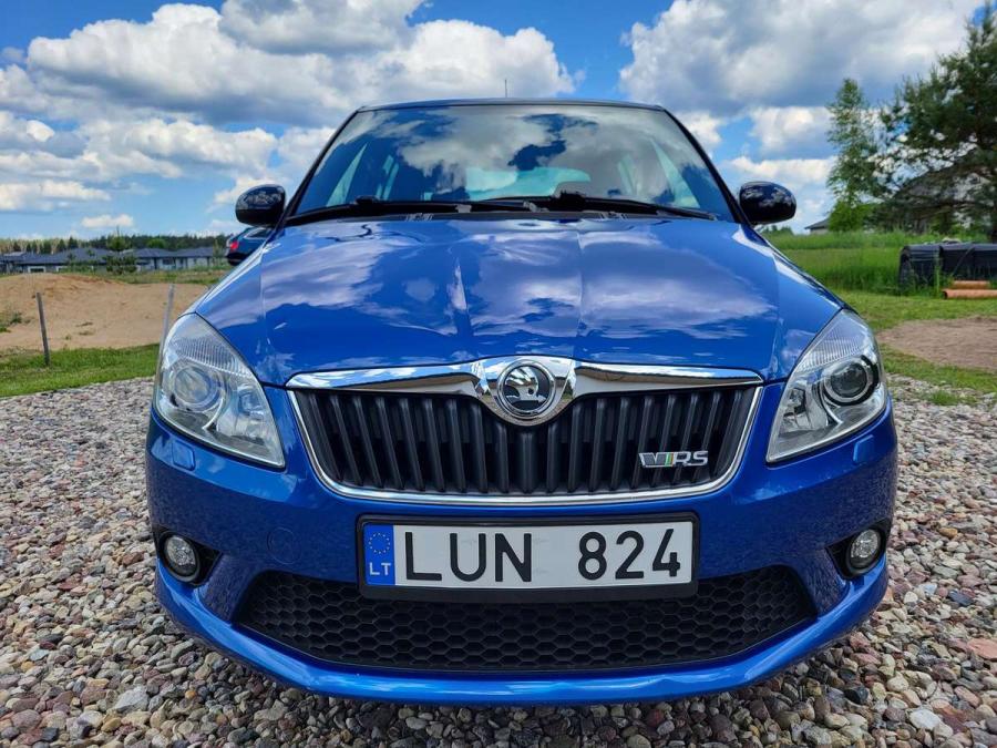 Skoda Fabia 2011 in Vilnius, with an engine capacity of 1.39 L and mileage of 204 thousand km for 3999 €, photo 4 on AUTOMOTO.COM.LV