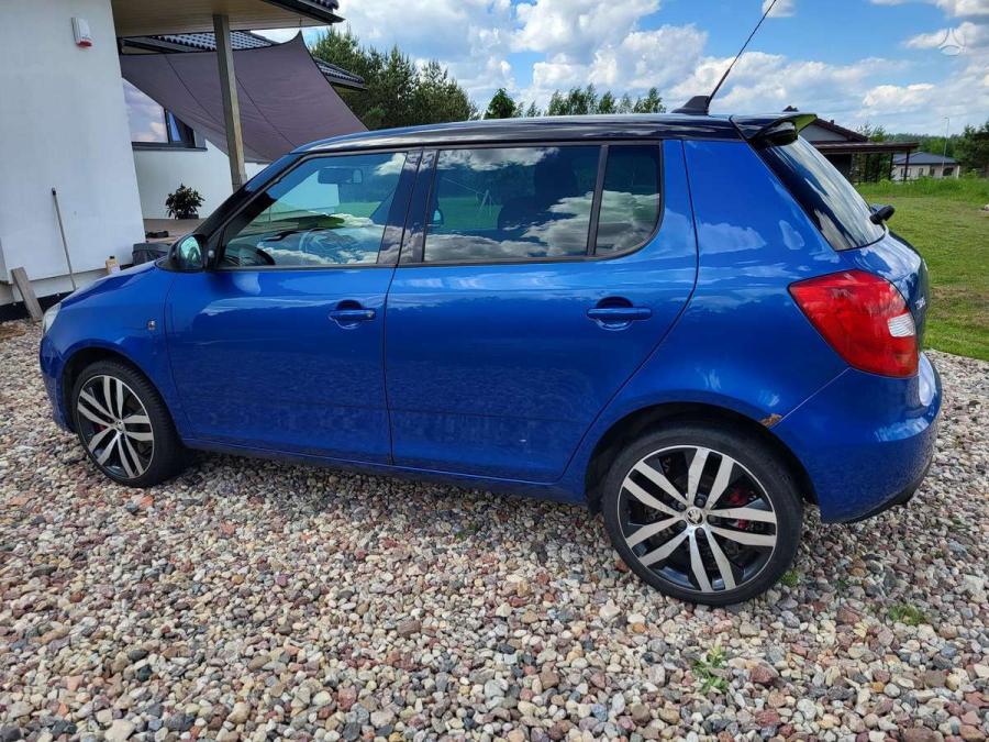Skoda Fabia 2011 in Vilnius, with an engine capacity of 1.39 L and mileage of 204 thousand km for 3999 €, photo 7 on AUTOMOTO.COM.LV