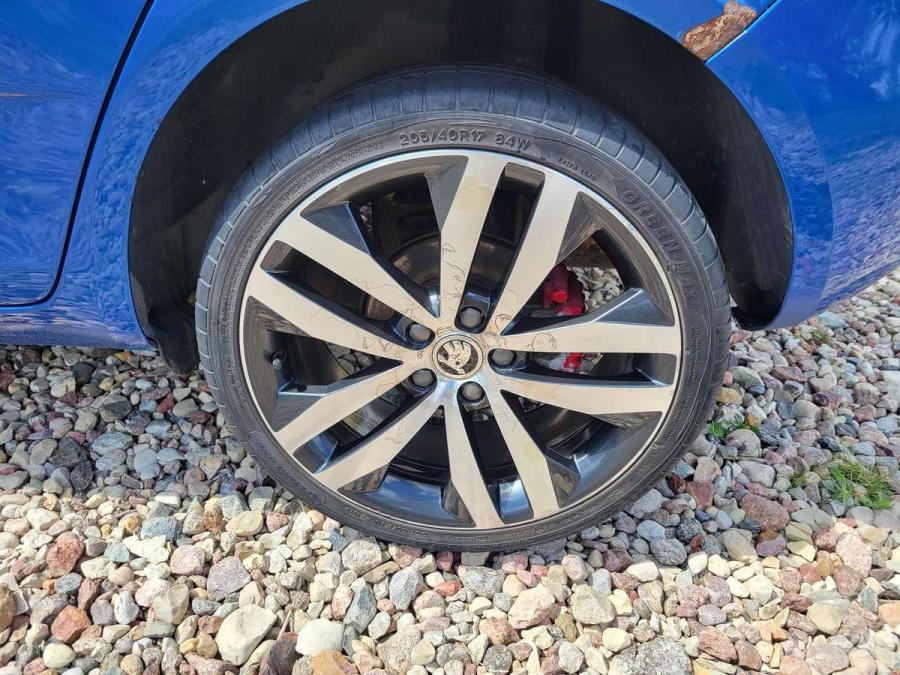 Skoda Fabia 2011 in Vilnius, with an engine capacity of 1.39 L and mileage of 204 thousand km for 3999 €, photo 15 on AUTOMOTO.COM.LV