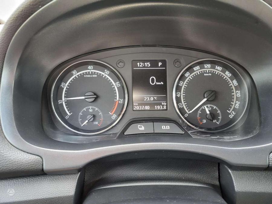 Skoda Fabia 2011 in Vilnius, with an engine capacity of 1.39 L and mileage of 204 thousand km for 3999 €, photo 26 on AUTOMOTO.COM.LV