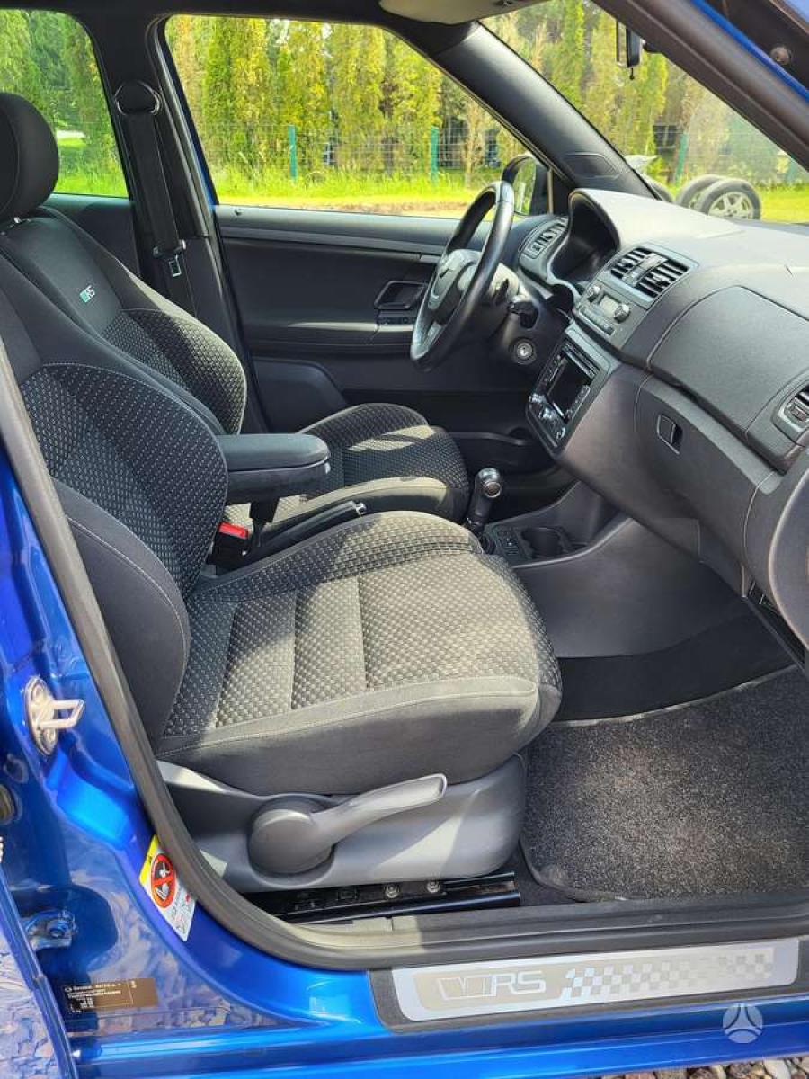 Skoda Fabia 2011 in Vilnius, with an engine capacity of 1.39 L and mileage of 204 thousand km for 3999 €, photo 33 on AUTOMOTO.COM.LV