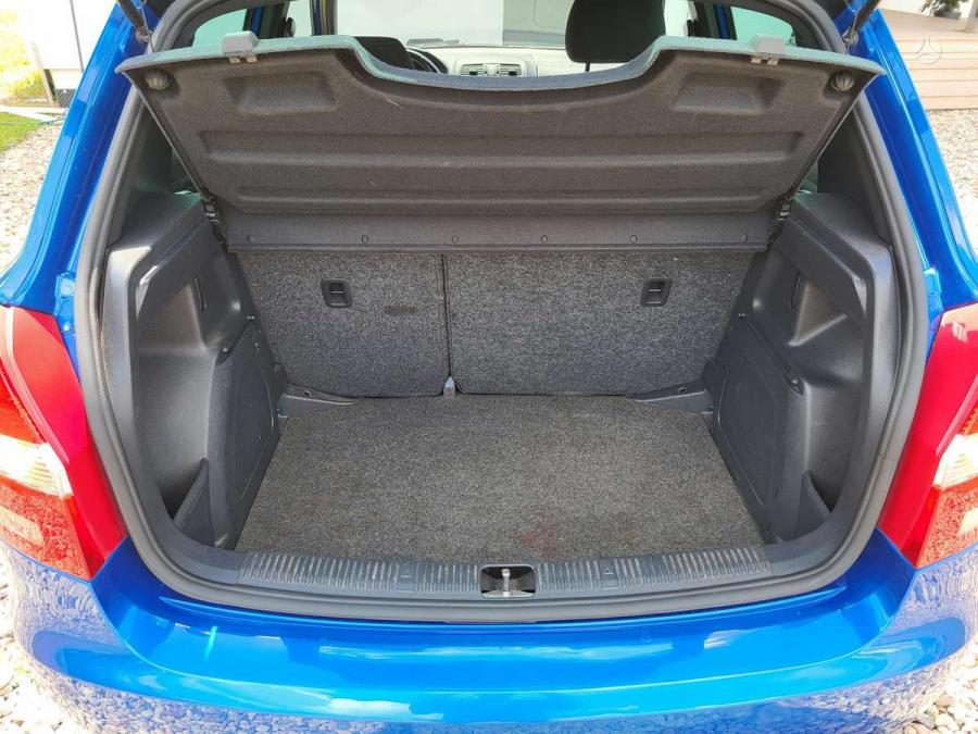 Skoda Fabia 2011 in Vilnius, with an engine capacity of 1.39 L and mileage of 204 thousand km for 3999 €, photo 34 on AUTOMOTO.COM.LV