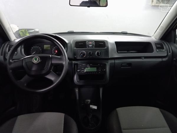 Skoda Fabia 2011 Panevēža vietnē Skoda Fabia 2011 Panevēža, ar dzinēja tilpumu 1.20 L un nobraukumu 204 tūkst. km par 2350 €, foto 8 vietnē AUTOMOTO.COM.LV