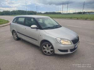Skoda Fabia 2011 in Panevezys, with an engine capacity of 1.60 L and mileage of 299 thousand km for 950 €, photo 3 on AUTOMOTO.COM.LV