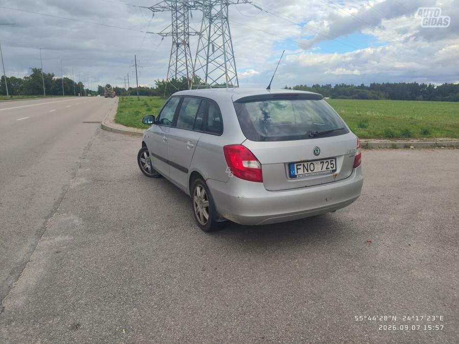 Skoda Fabia 2011 in Panevezys, with an engine capacity of 1.60 L and mileage of 299 thousand km for 950 €, photo 5 on AUTOMOTO.COM.LV