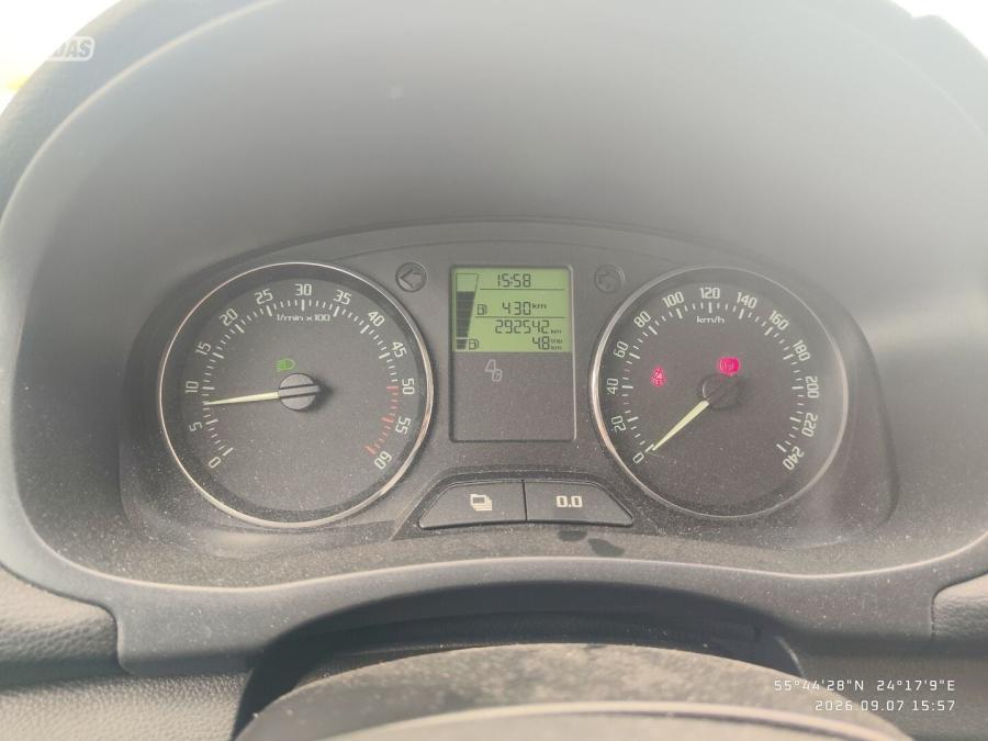 Skoda Fabia 2011 in Panevezys, with an engine capacity of 1.60 L and mileage of 299 thousand km for 950 €, photo 7 on AUTOMOTO.COM.LV