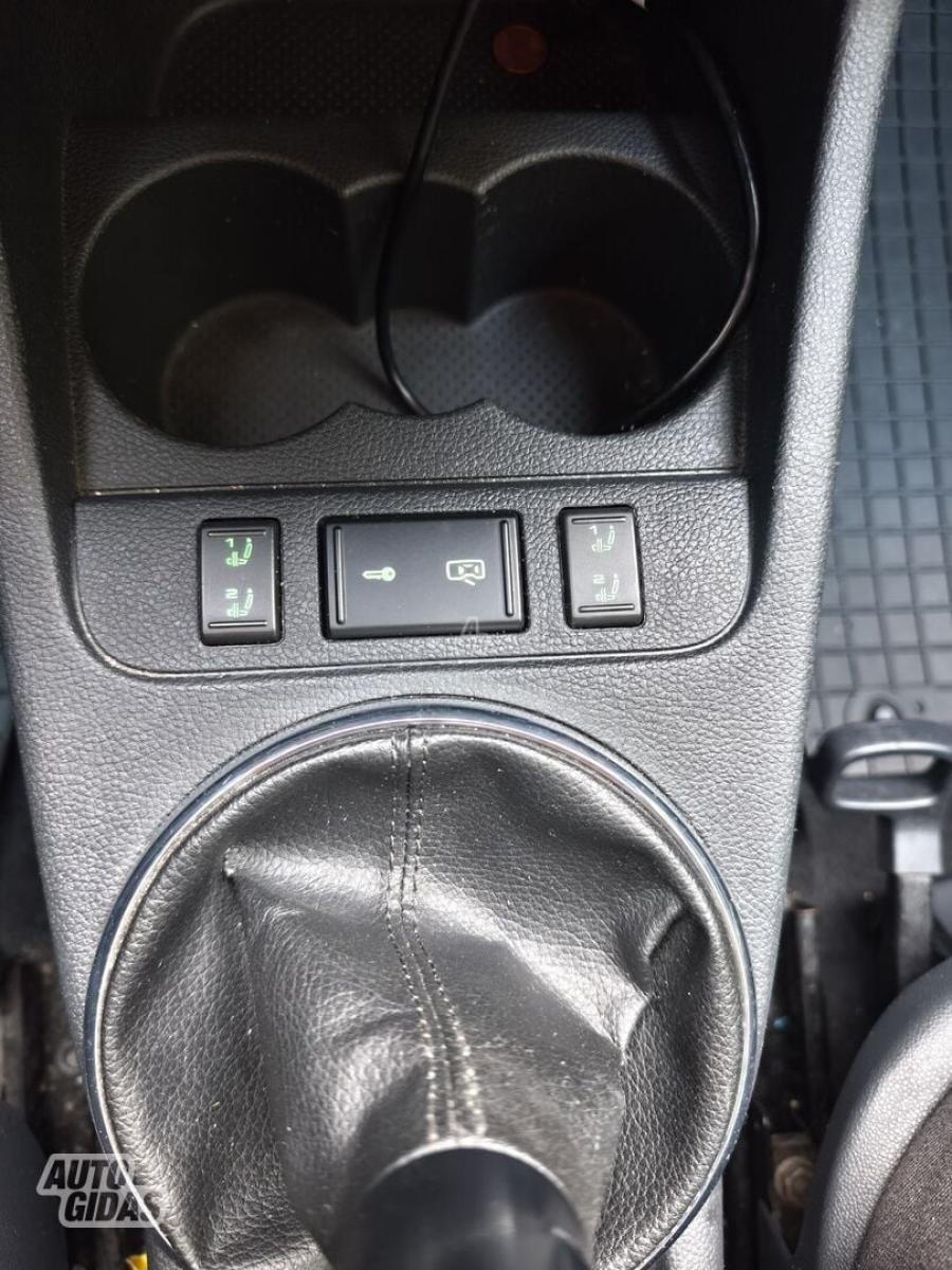 Skoda Fabia 2012 in Vilnius, with an engine capacity of 1.20 L and mileage of 142 thousand km for 3750 €, photo 12 on AUTOMOTO.COM.LV