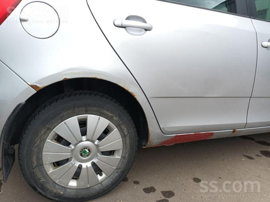 Skoda Fabia 2013 Rīga, ar dzinēja tilpumu 1.60 L un nobraukumu 253 tūkst. km par 1500 €, foto 6 vietnē AUTOMOTO.COM.LV