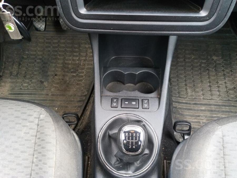 Skoda Fabia 2013 Rīga, ar dzinēja tilpumu 1.60 L un nobraukumu 253 tūkst. km par 1500 €, foto 9 vietnē AUTOMOTO.COM.LV
