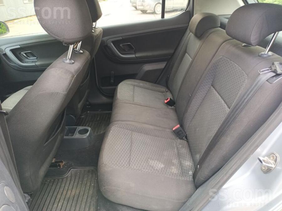 Skoda Fabia 2013 Rīga, ar dzinēja tilpumu 1.60 L un nobraukumu 253 tūkst. km par 1500 €, foto 13 vietnē AUTOMOTO.COM.LV