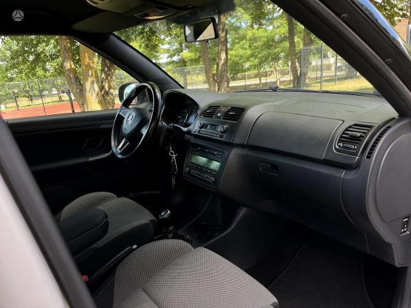 Skoda Fabia 2013 in Siauliai, with an engine capacity of 1.60 L and mileage of 278 thousand km for 3950 €, photo 4 on AUTOMOTO.COM.LV