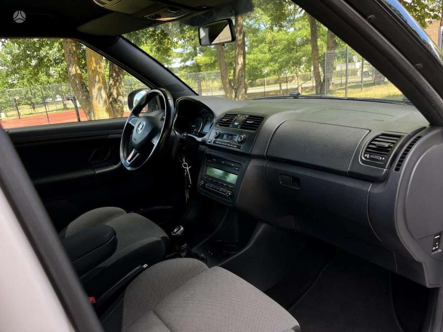 Skoda Fabia 2013 in Siauliai, with an engine capacity of 1.60 L and mileage of 278 thousand km for 3950 €, photo 5 on AUTOMOTO.COM.LV