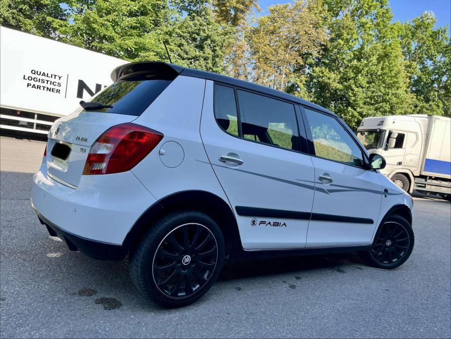 Skoda Fabia 2013 Šauļi, ar dzinēja tilpumu 1.60 L un nobraukumu 269 tūkst. km par 3750 €, foto 5 vietnē AUTOMOTO.COM.LV