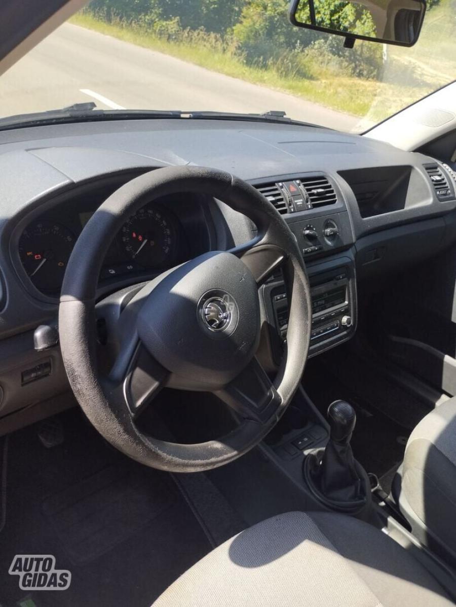 Skoda Fabia 2014 Marijampole, ar dzinēja tilpumu 1.40 L un nobraukumu 161 tūkst. km par 3999 €, foto 14 vietnē AUTOMOTO.COM.LV