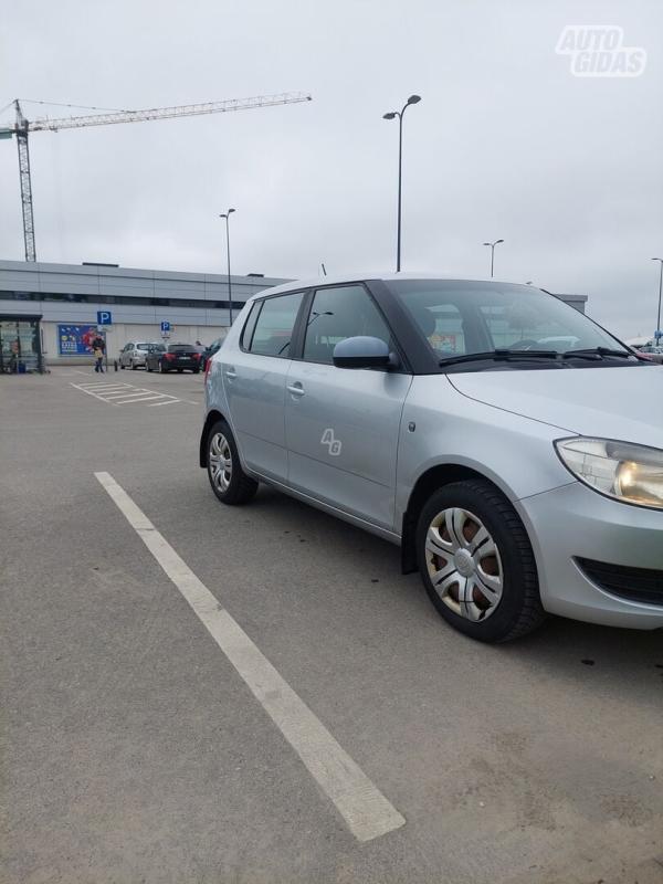 Skoda Fabia 2014 Viļņa vietnē Skoda Fabia 2014 Viļņa, ar dzinēja tilpumu 1.60 L un nobraukumu 260 tūkst. km par 2250 €, foto 5 vietnē AUTOMOTO.COM.LV