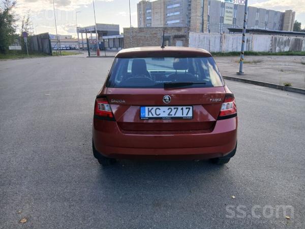 Skoda Fabia 2015 Rīga, ar dzinēja tilpumu 1.40 L un nobraukumu 215 tūkst. km par 3400 €, foto 5 vietnē AUTOMOTO.COM.LV