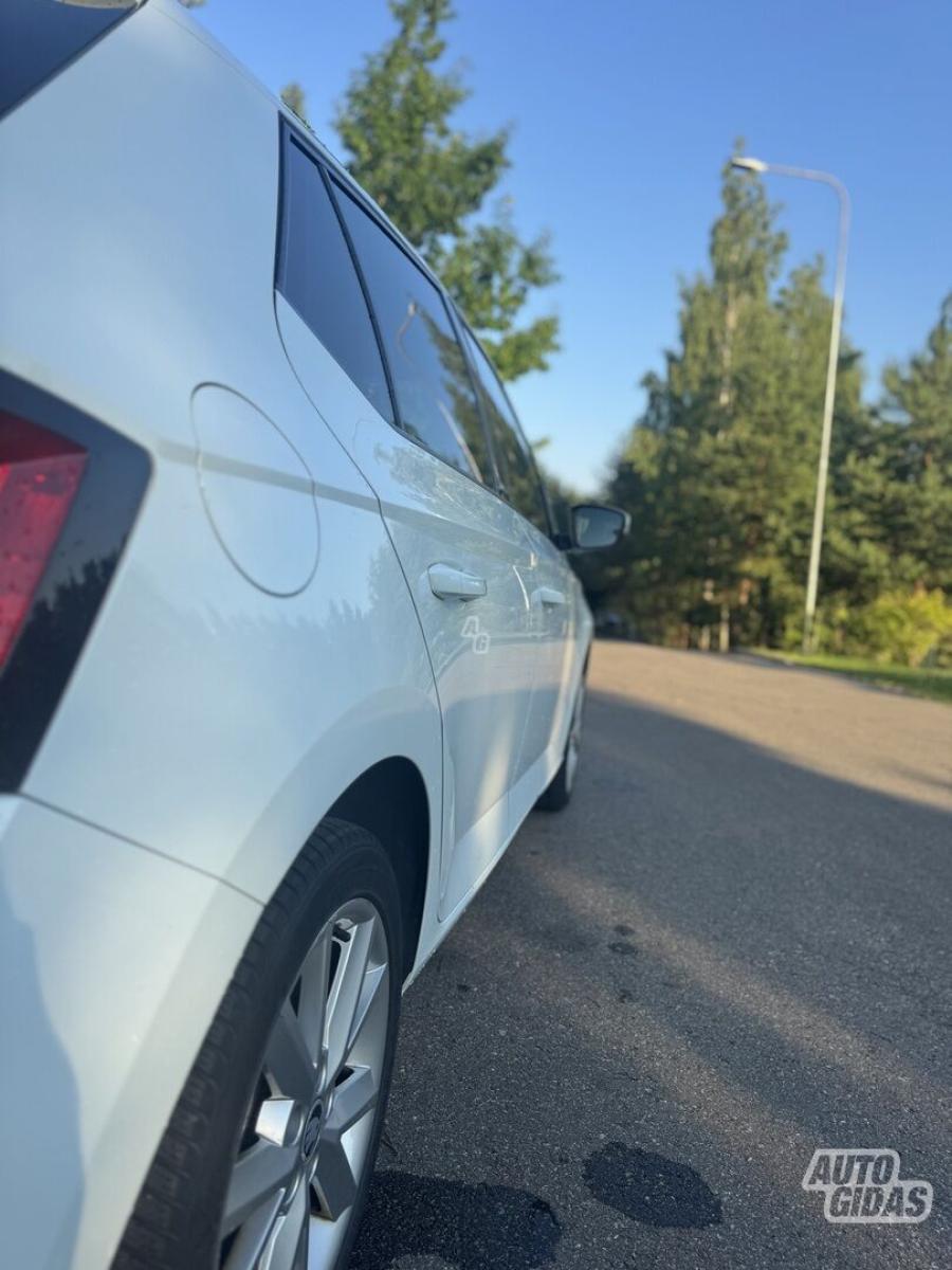 Skoda Fabia 2017 in Vilnius, with an engine capacity of 1.40 L and mileage of 250 thousand km for 4950 €, photo 10 on AUTOMOTO.COM.LV