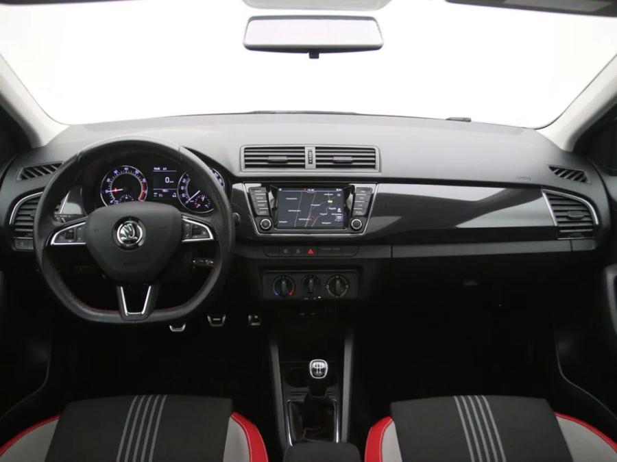 Skoda Fabia 2018 in Vilnius, with an engine capacity of 1.00 L and mileage of 181 thousand km for 8399 €, photo 2 on AUTOMOTO.COM.LV