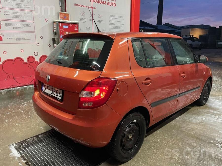 Oranžs Skoda Fabia 2007 Jelgava, ar dzinēja tilpumu 1.40 L un nobraukumu 201 tūkst. km par 1300 €, foto 4 vietnē AUTOMOTO.COM.LV