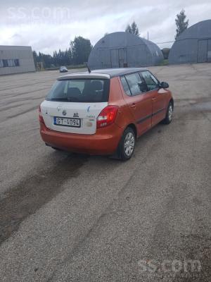 Orange Skoda Fabia 2007 in Riga, with an engine capacity of 1.40 L and mileage of 487 thousand km for 1100 €, photo 4 on AUTOMOTO.COM.LV