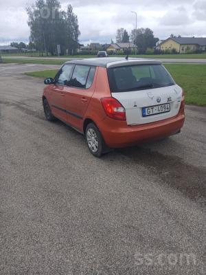 Orange Skoda Fabia 2007 in Riga, with an engine capacity of 1.40 L and mileage of 487 thousand km for 1100 €, photo 5 on AUTOMOTO.COM.LV