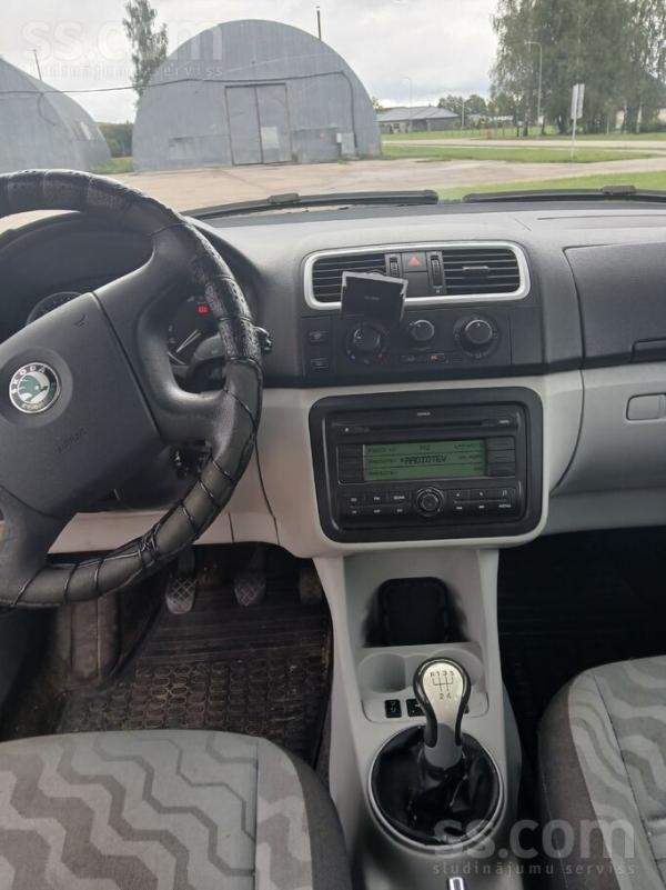 Oranžs Skoda Fabia 2007 Rīga, ar dzinēja tilpumu 1.40 L un nobraukumu 487 tūkst. km par 1100 €, foto 7 vietnē AUTOMOTO.COM.LV