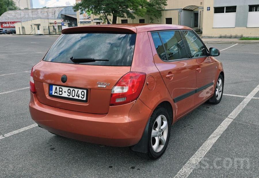 Oranžs Skoda Fabia 2008 Rīga, ar dzinēja tilpumu 1.90 L un nobraukumu 153 tūkst. km par 3450 €, foto 4 vietnē AUTOMOTO.COM.LV