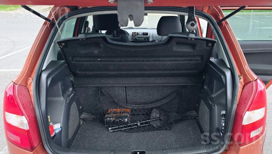 Oranžs Skoda Fabia 2008 Rīga, ar dzinēja tilpumu 1.90 L un nobraukumu 153 tūkst. km par 3450 €, foto 12 vietnē AUTOMOTO.COM.LV