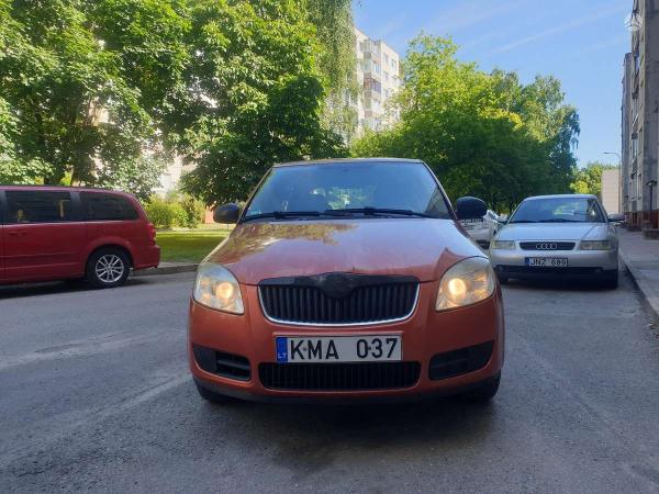 Orange Skoda Fabia 2009 in Vilnius, with an engine capacity of 1.20 L and mileage of 156 thousand km for 850 €, photo 3 on AUTOMOTO.COM.LV