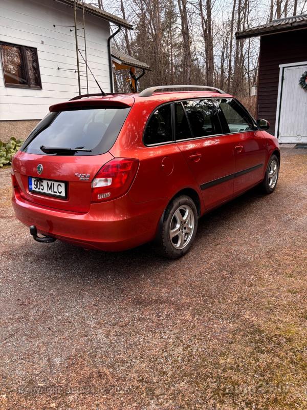 Orange Skoda Fabia 2008 in Parnu, with an engine capacity of 1.40 L and mileage of 182 thousand km for 1990 €, photo 6 on AUTOMOTO.COM.LV